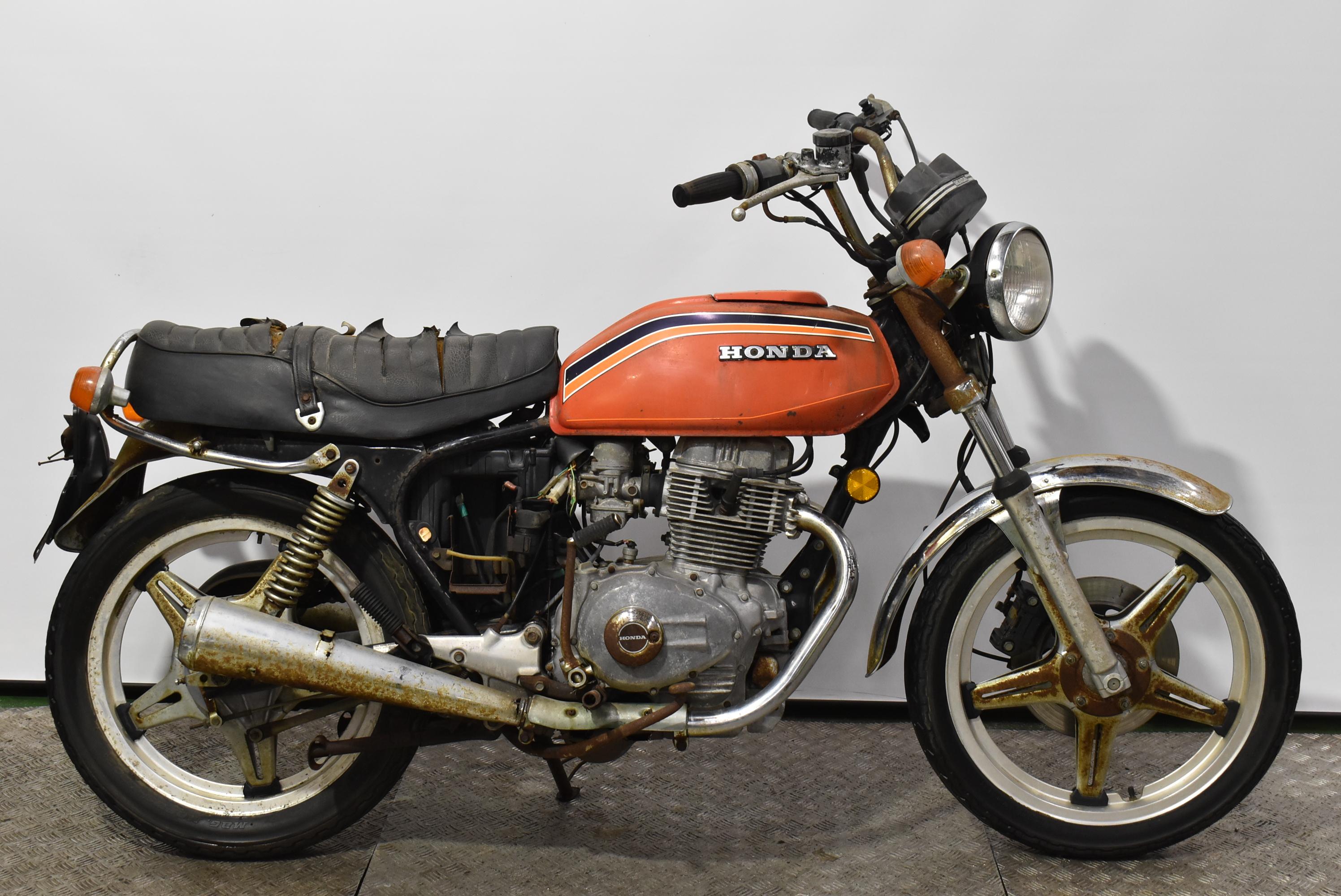 【中古】H259 当時物 純正 CB400A AT フロントフェンダー 0001 検) CB400T CB250T ホーク の落札情報詳細 ...